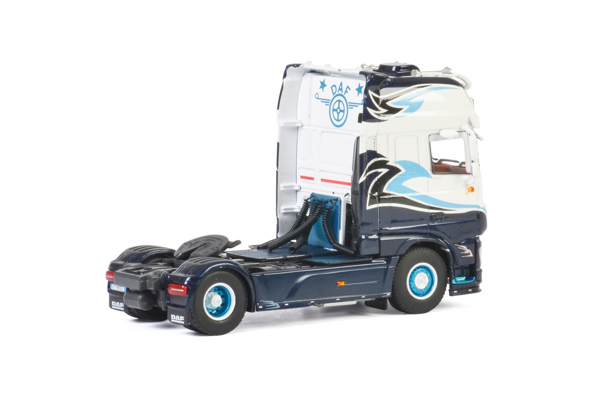WSI 01-2248 DAF XF SUPER SPACE CAB 4x2 -LD Transport 94,00 € WSI MO...