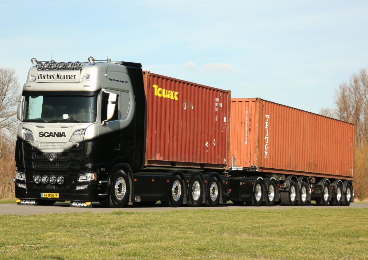 WSI 01-3826 SCANIA S CS20H 8X2 COMBI TRAILER 2+3 AXLE WITH DOLLY