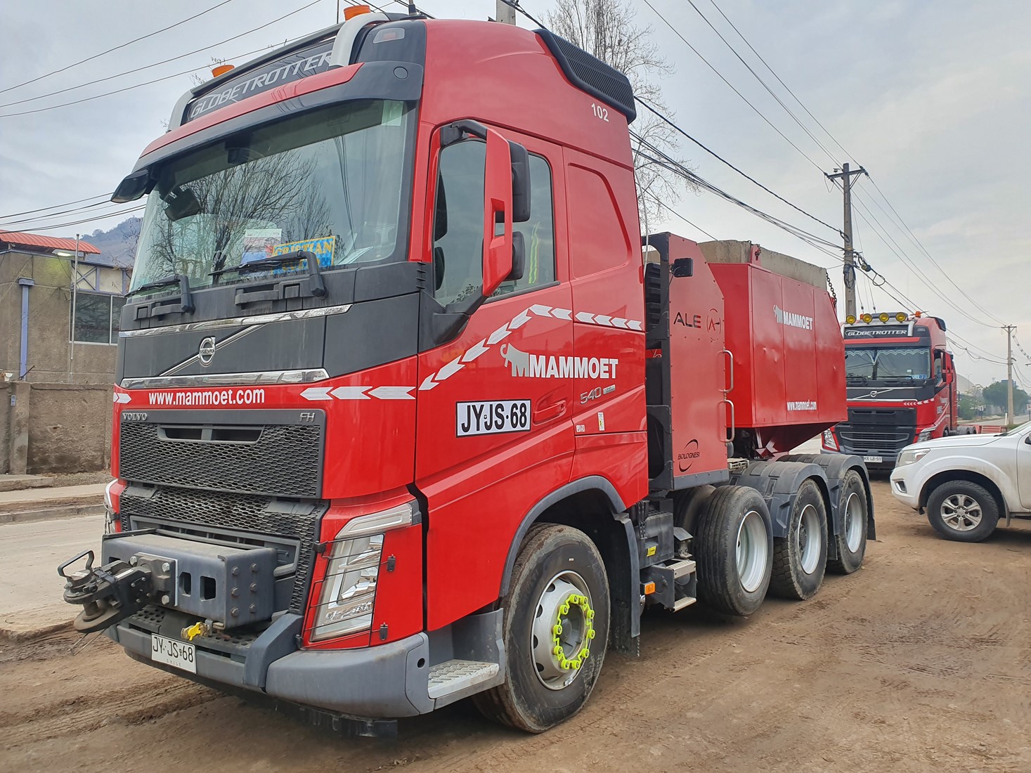 WSI 410282 VOLVO FH4 WITH BALLASTBOX + STELCON PLATES MAMMOET MAM...