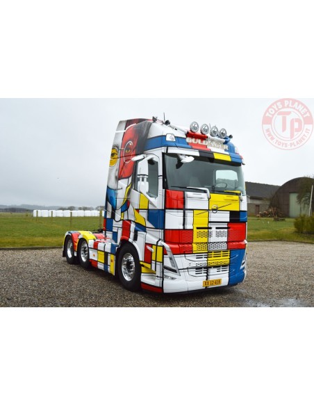 WSI 01-3873 VOLVO FH5 GLOBETROTTER XL 6X2 TWIN STEER GULDAGER WSI...