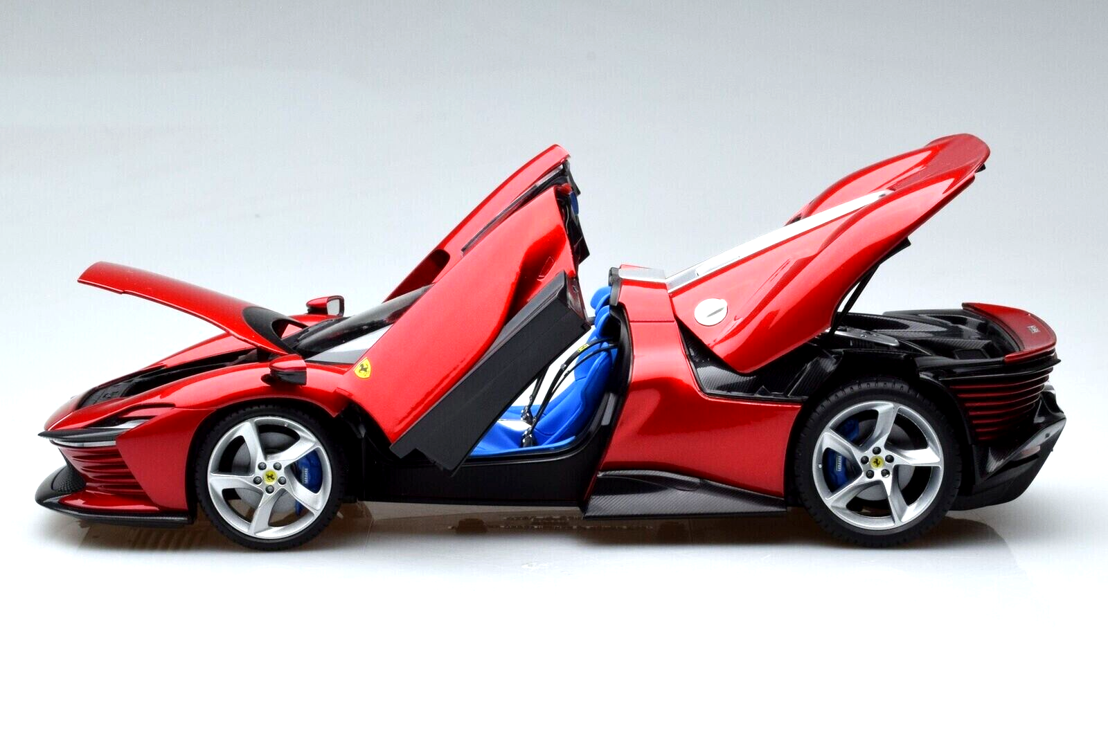 BU16913R FERRARI DAYTONA SP3 SPIDER OPEN ROOF 2022 1/18 BURAGO