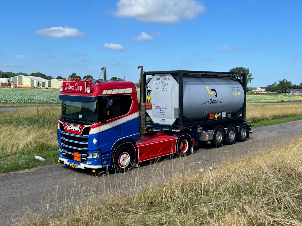 TEKNO 85410 Scania Next Gen R650 met 20ft. iso tankcontainer Alex ...