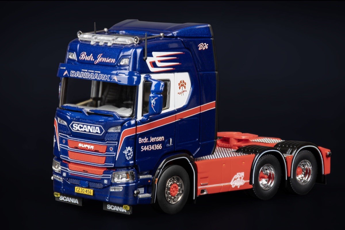 IMC MODELS 32-0207 SCANIA R HIGH ROOF 6X4 BRDR. JENSEN IMC MODELS