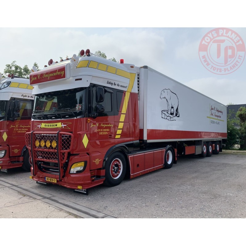 WSI 01-4247 DAF XF SUPER SPACE CAB MY2017 4X2 TRIDEC REEFER TRAILE...