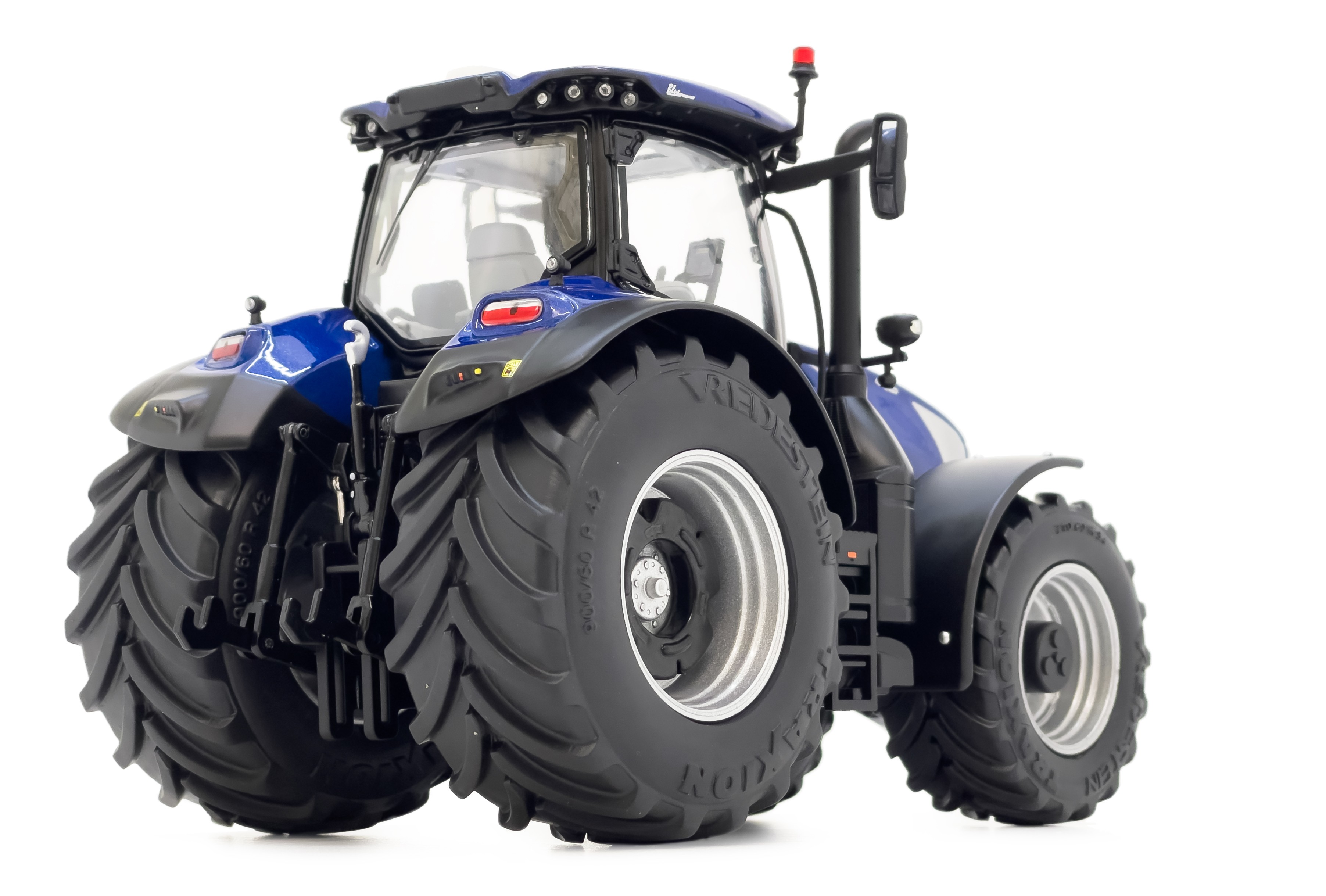 MARGE MODELS 2409 New Holland T7.340 HD Blue Power 95,00 € MARGE MO...
