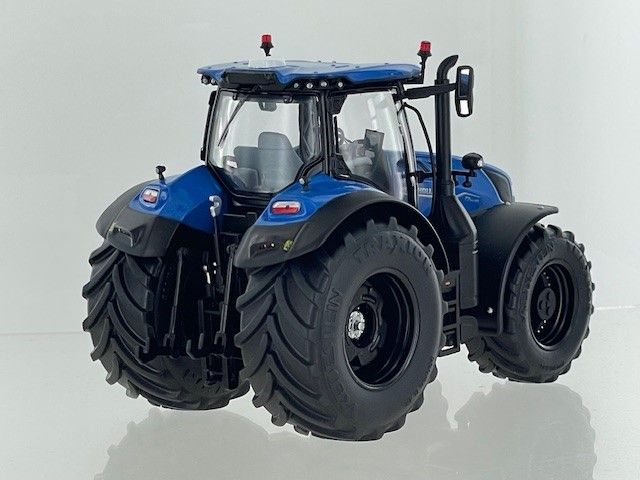 MARGE MODELS 2405 New Holland T7.340 Blue with Black rims Limited ...