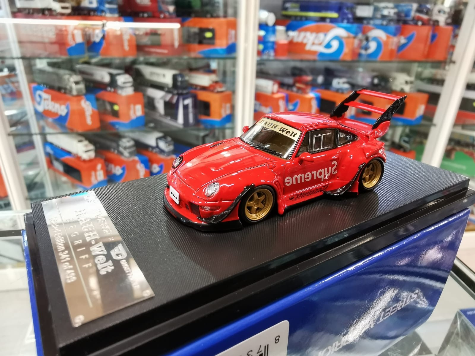 STW013B 1/64 Porsche rwb 993 Supreme Red STREET WARRIOR